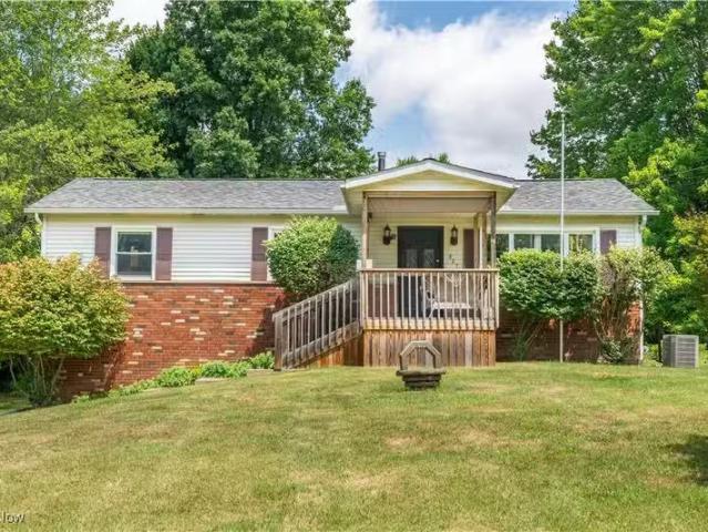 507 NEPTUNE DR, UNIONTOWN, OH 44685 Single Family Residence Fo.