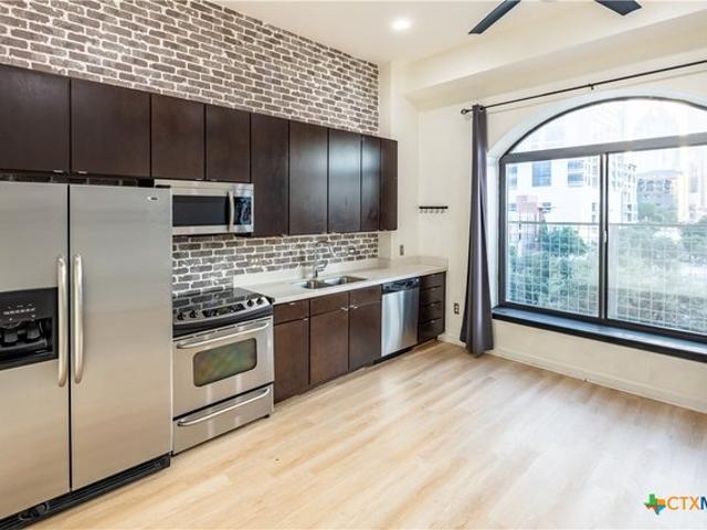 507 Sabine St Apt 404, Austin, TX 78701