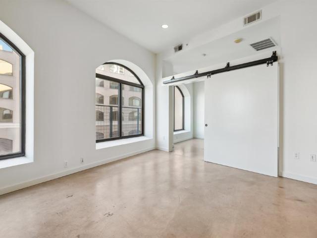 507 Sabine St # 810