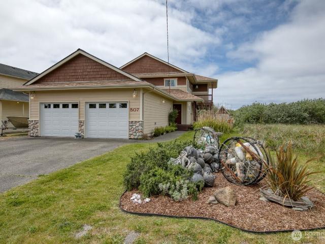 507 Sand Dune Avenue SW