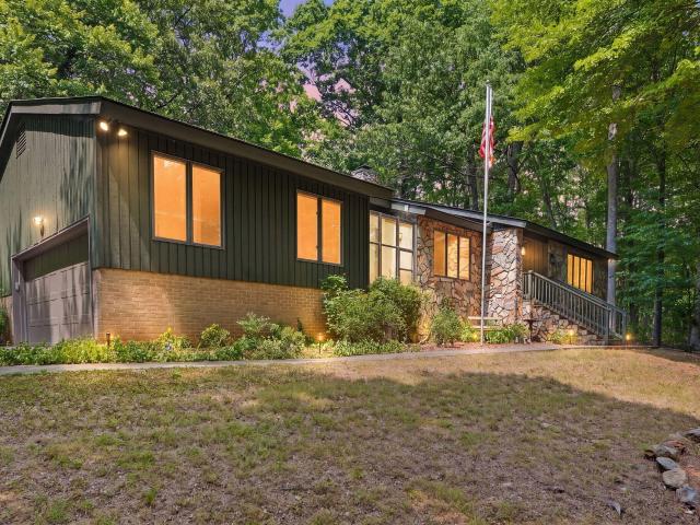 507 Phar Lap Lane