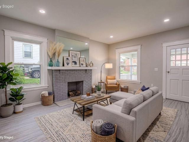 507 W 16th Street