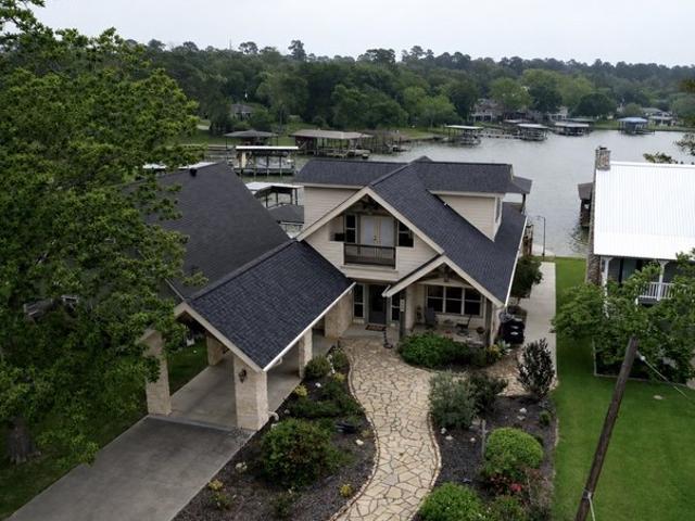 507 W Lake Shore Dr, Livingston, TX 77351