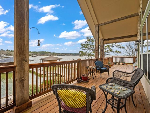 507 W Lake Shore Dr, Livingston, TX 77351 | MLS #61092 | Compass