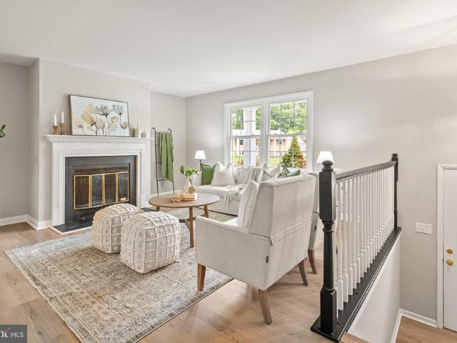 507 Williamsburg Lane