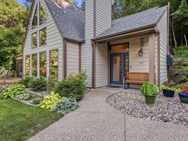 507 Territory Dr, Galena, IL 61036