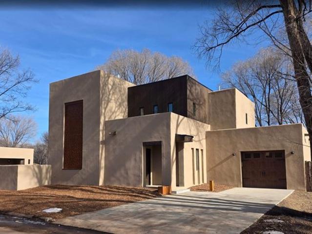507 Vigil St, Taos, NM 87571
