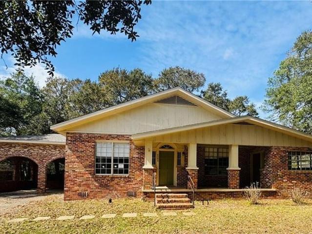 5084 Fairland Dr, Mobile, AL 36619