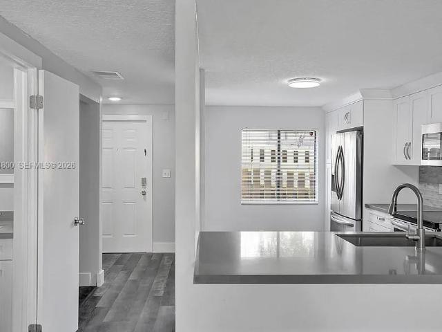 5084 S University Dr, Davie, FL 33328 | MLS #A12004