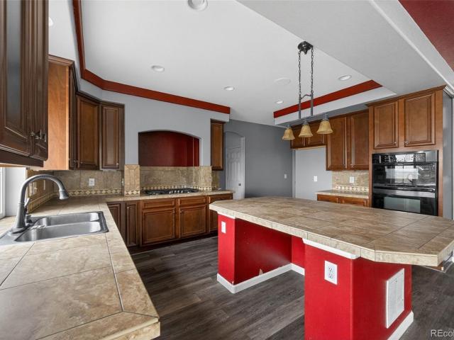 5085 Ridgewood Drive