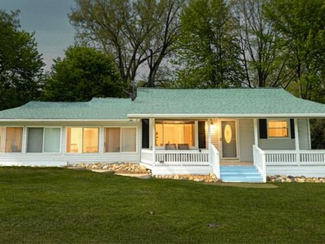 5080 Dove Rd, Kimball, MI 48074
