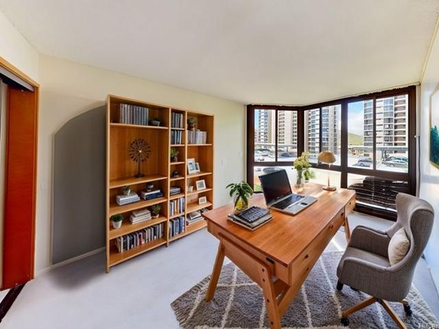 5080 Likini St Apt 518, Honolulu, HI 96818