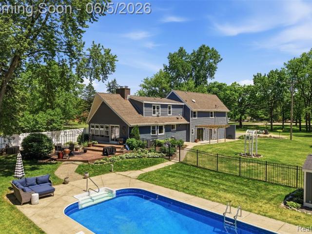 5080 Pleasant Valley Road