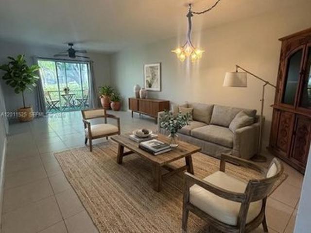 5080 SW 64th Ave Apt 104, Davie, FL 33314
