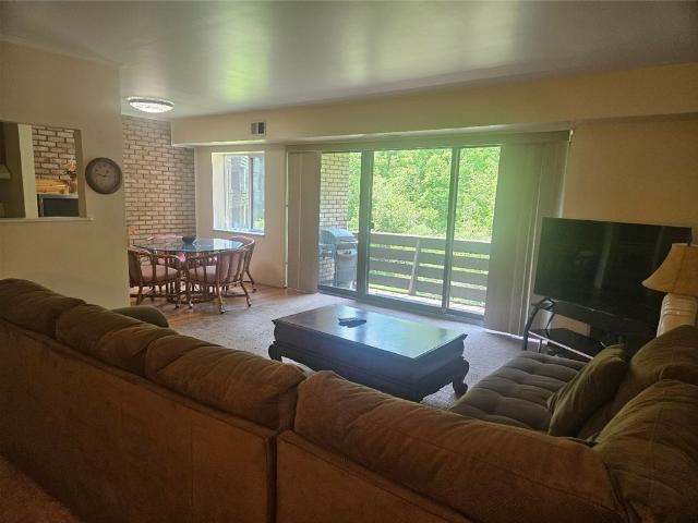 5082 Sanlin Dr
