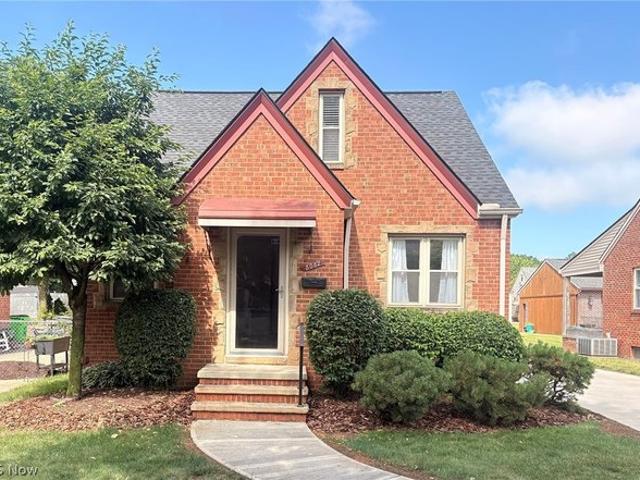 5082 W 5th St, Brooklyn Heights, OH 44131