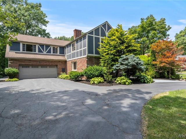5082 Woodland Drive