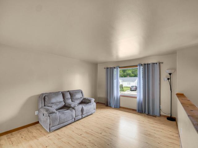 5083 Sunrise Avenue