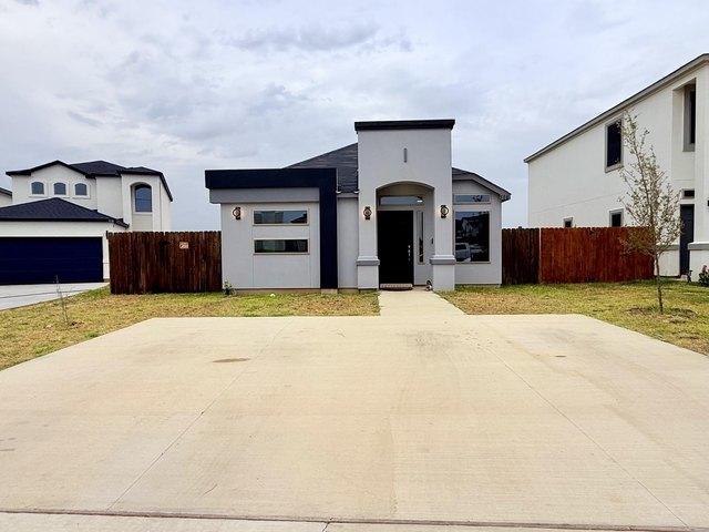 508 Concepcion Dr, Laredo, TX 78045