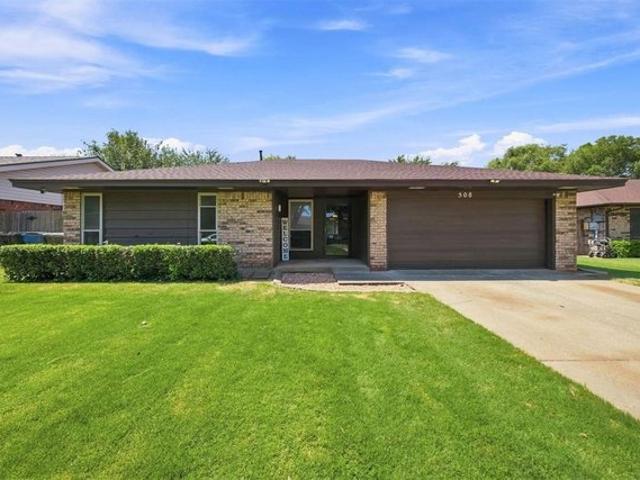 508 Cherryvale Rd, Edmond, OK 73003