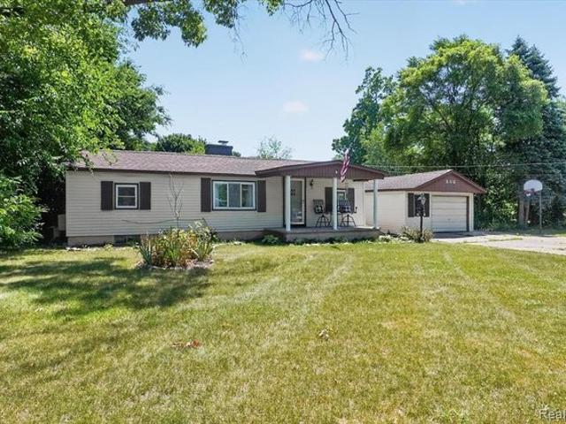 508 Deland Rd, Flushing, MI 48433