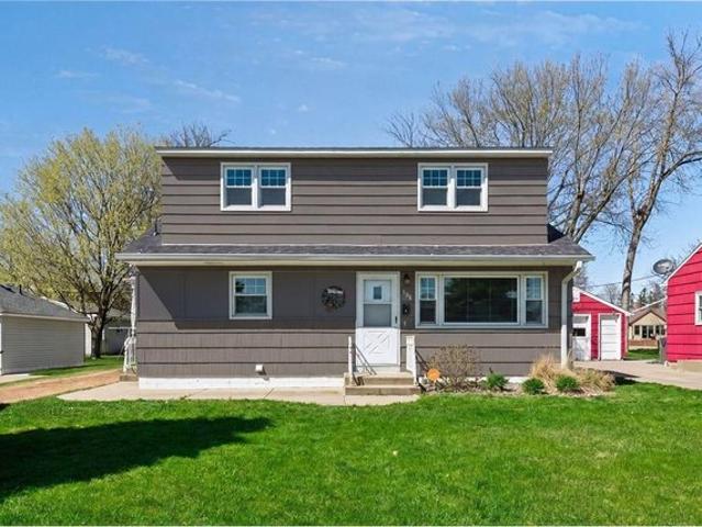 508 E 2nd St, Waconia, MN 55387