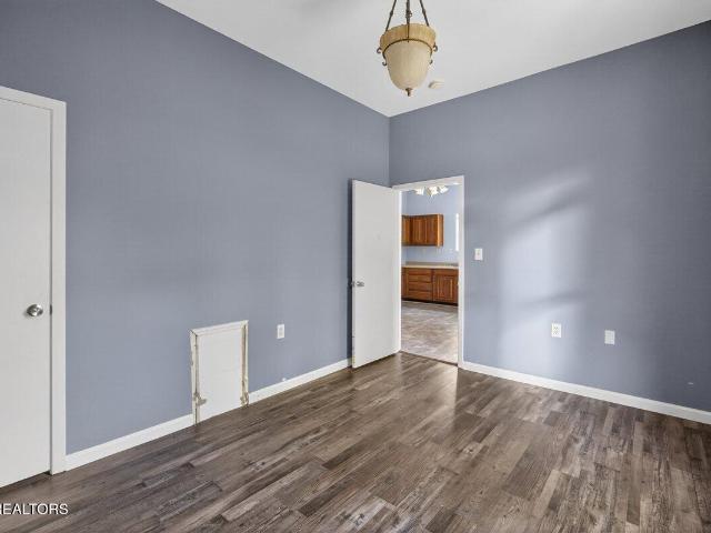 508 E Woodland Ave