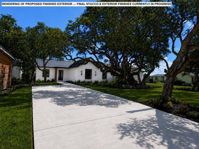 508 E King St, Rockport, TX 78382