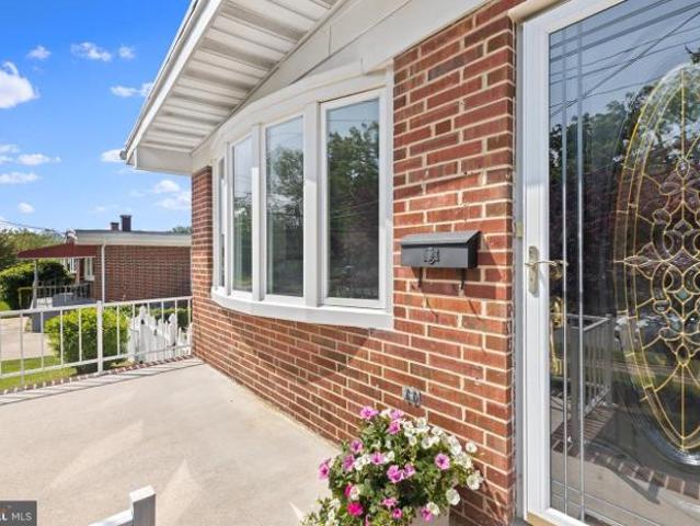 508 Essex Ave, Essex, MD 21221