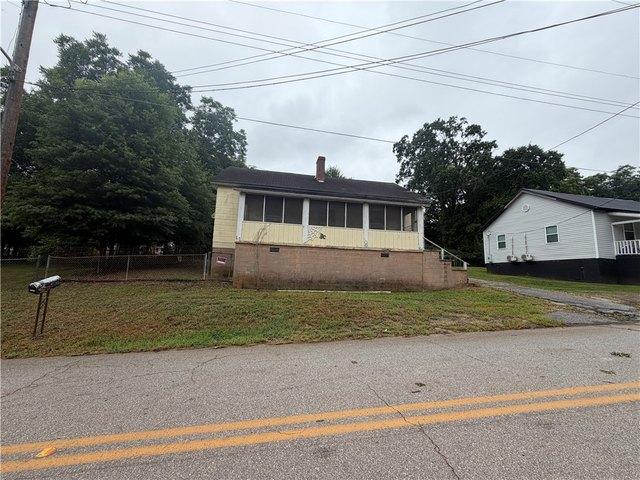 508 Hudgens St, Anderson, SC 29621