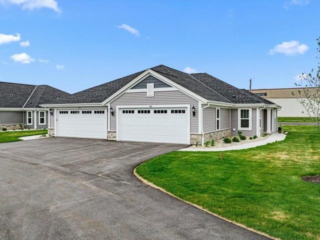 508 Hunter Oaks Blvd Unit 902, Watertown, WI 53094