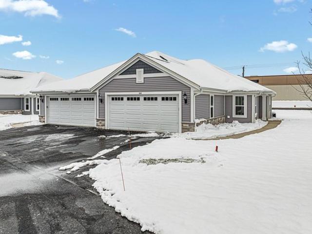 508 Hunter Oaks Blvd Unit 902, Watertown, WI 53094