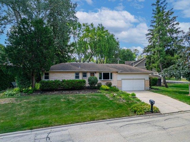 508 Oak Dr, East Dundee, IL 60118