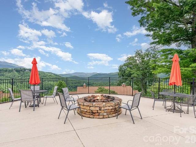 508 Overlook Dr Unit 2, Burnsville, NC 28714