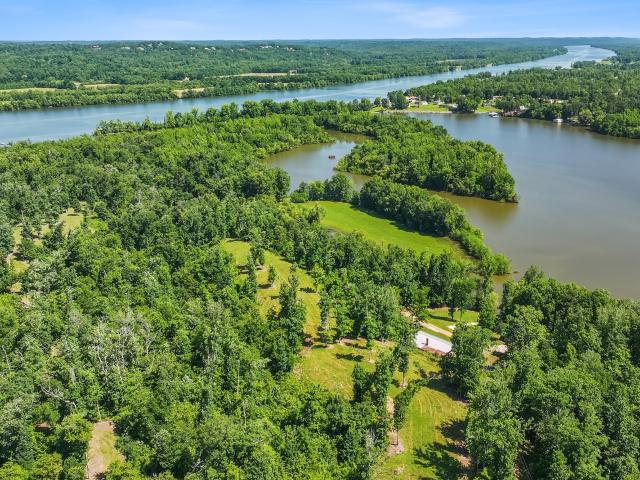 508 Lakeside Dr