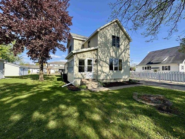 508 Monroe St, Sauk City, WI 53583