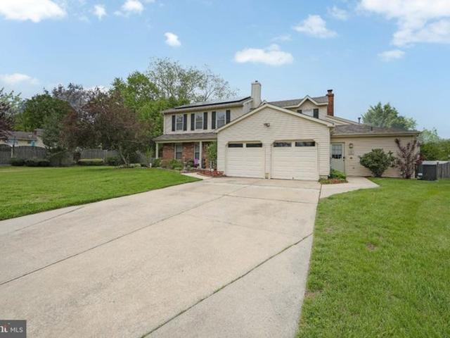 508 Meadow Ct, Mount Laurel, NJ 08054