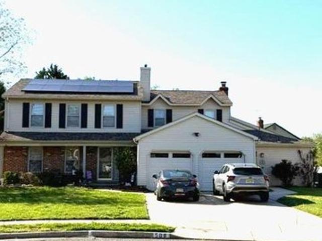 508 Meadow Ct, Mount Laurel, NJ 08054