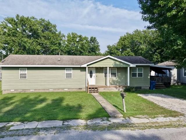 508 N Ward St, Benton, IL 62812