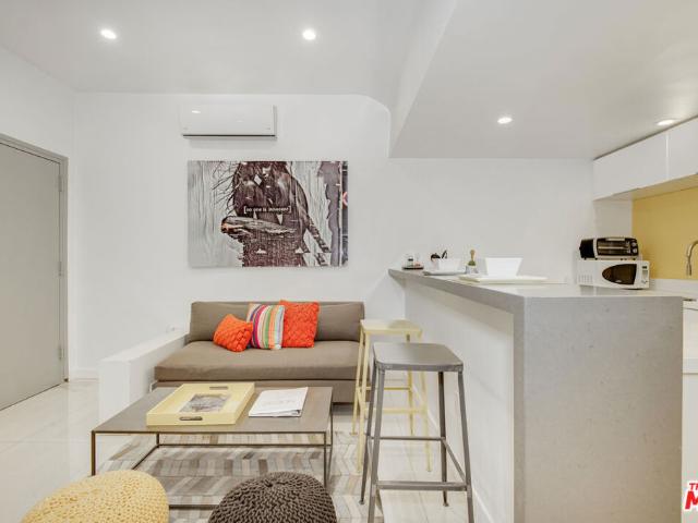 508 N Kings Road 5