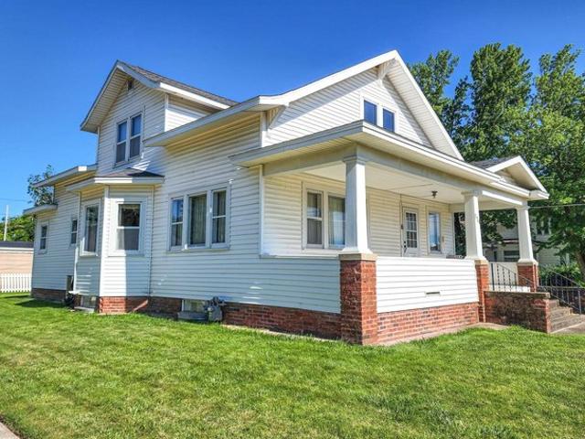 508 New St, Manchester, IA 52057