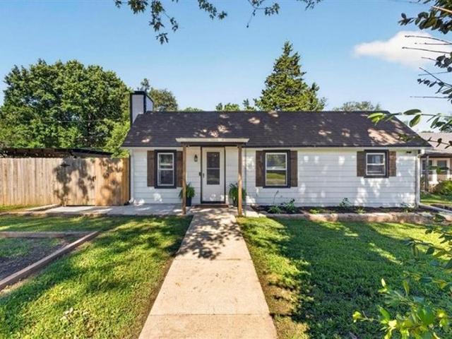508 S Elm St, Louisburg, KS 66053