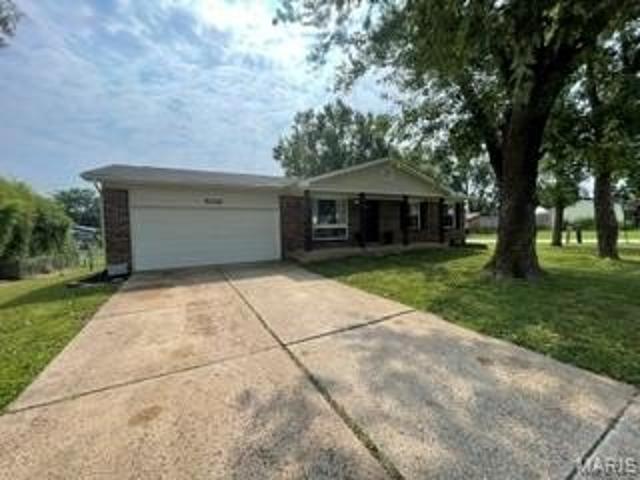 508 S Hawthorne Dr, Pacific, MO 63069