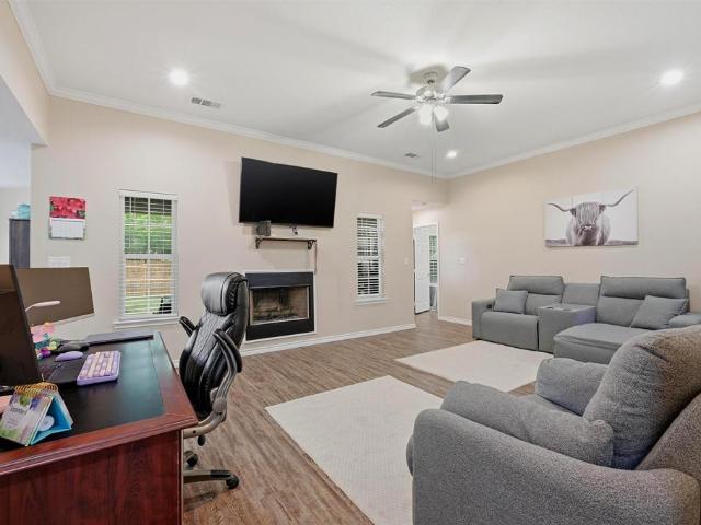 508 Simpson Dr, Sherman, TX 75092 | MLS #21255