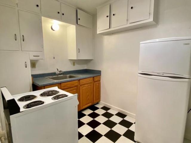 508 Summit Ave E Studio Apartment for Rent at 508 Summit Ave E, Seattle, WA 98102 Broadway
