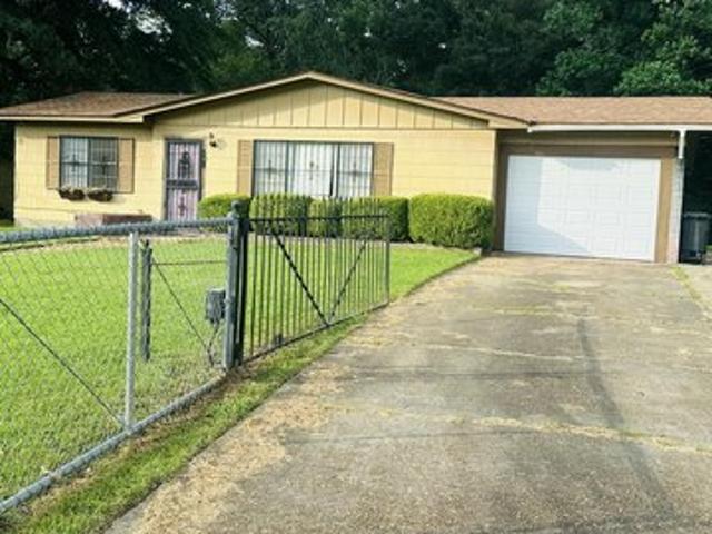 508 Queen Park Cir, Jackson, MS 39209