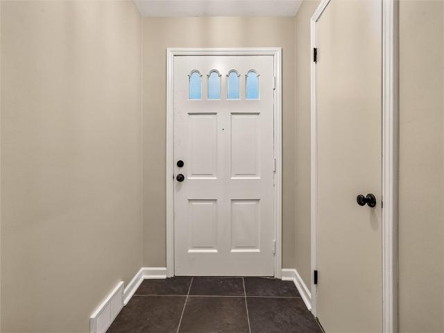 508 Roosevelt Road