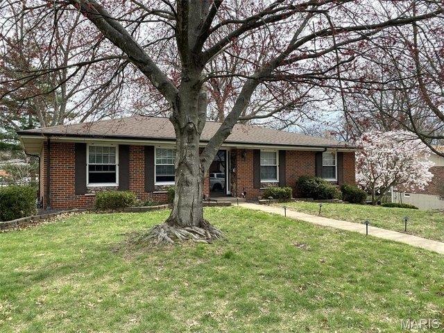 508 Rosewood Dr, Belleville, IL 62223