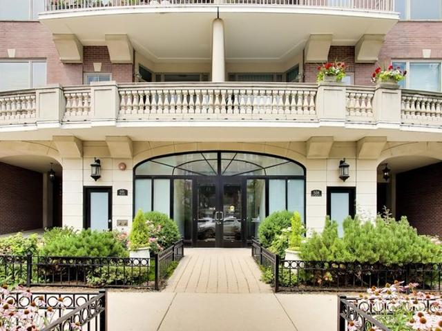508 W Melrose St Apt 4D, Chicago, IL 60657