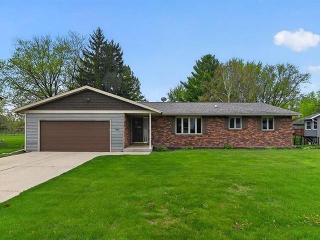 508 Woodvale Dr, DeForest, WI 53532
